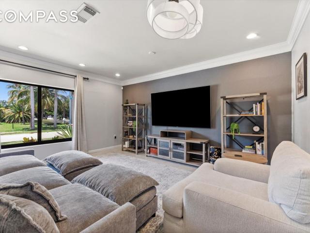 728 NE 9th Ave, Boynton Beach, FL