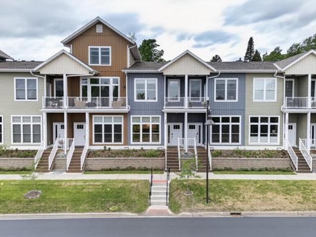 728 S Lakeshore Blvd, Marquette, MI 49855
