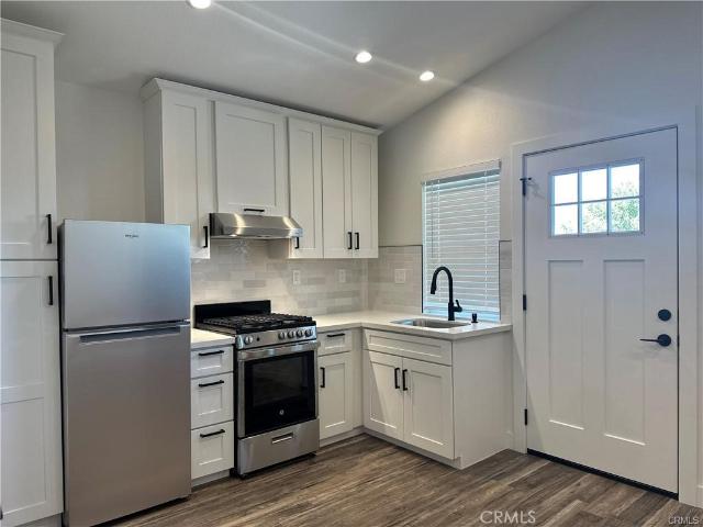 728 Park Ln. 2 adu