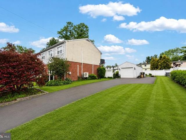728 Pennbrook Ave, Lansdale, PA 19446