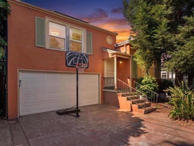 728 W Acacia St, Stockton, CA 95203