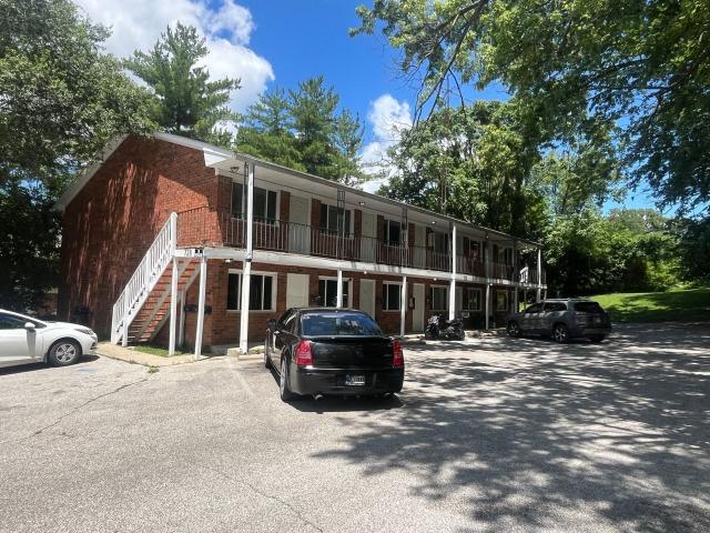 728 West Dixie Lemongrass 1 Bedroom Apartment for Rent at 728 W Dixie St, Bloomington, IN 47403 Mc Doel Gardens