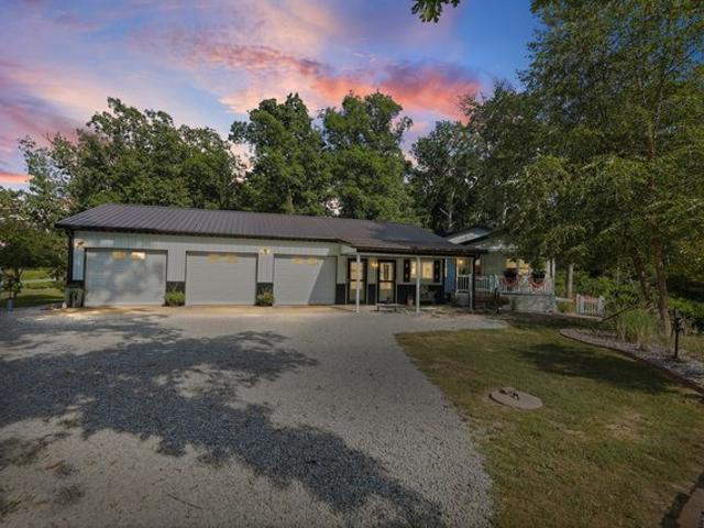 7296 State Route 161 Ext, Iuka, IL 62849
