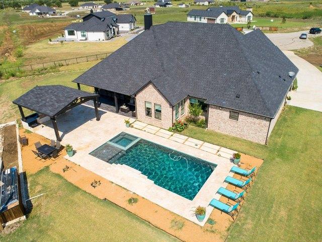 7299 Tom Trl, Krum, TX 76249