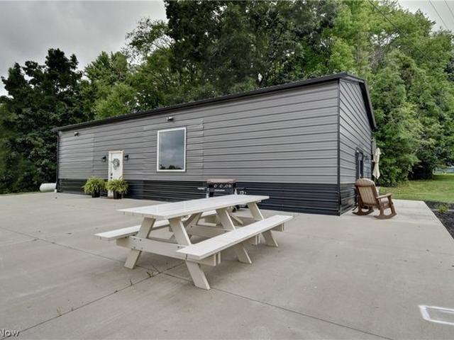 7290 Crane Rd SW, Sherrodsville, OH 44675