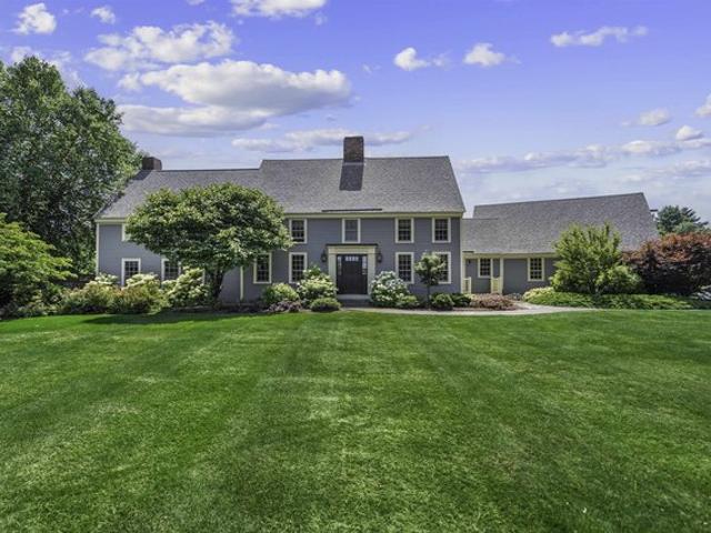 7290 Pleasant St, Loudon, NH 03307