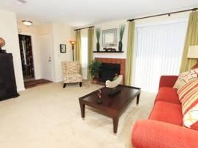$729 / 1br 800ft² Beautiful! Ground Floor! 1 bedroom 1 bath North Charleston