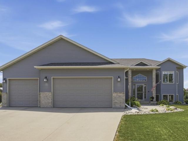 729 36th Ave W, West Fargo, ND 58078