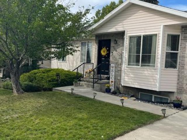 729 Crestview Dr S, Tooele, UT 84074