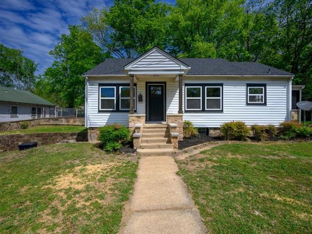729 Bates St, Batesville, AR 72501