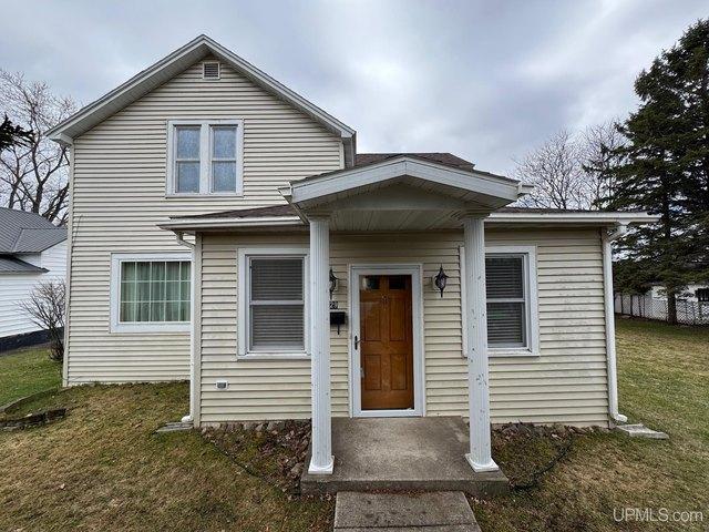 729 E B St, Iron Mountain, MI 49801