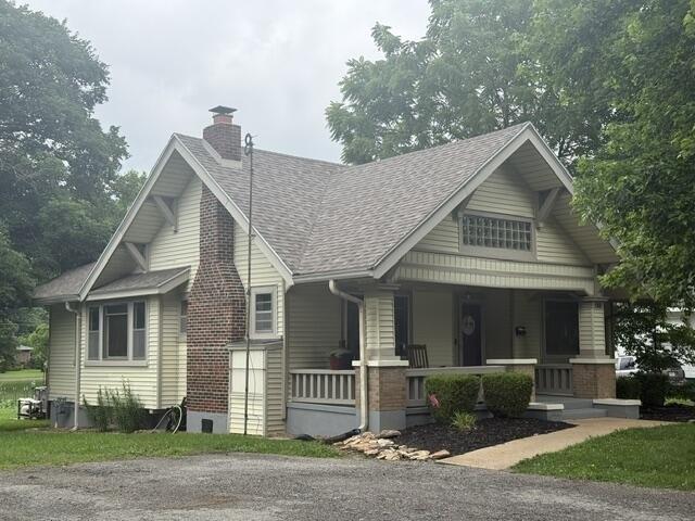 729 E Dorris Ave, Mountain Grove, MO 65711