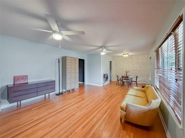 729 N Main St