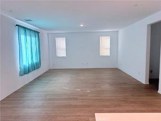 729 S Sumac Ln, Rialto, CA 92376 | MLS #TR26067 | Compass
