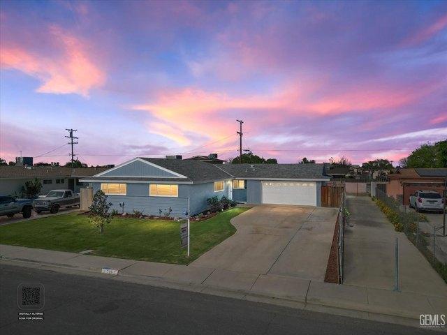 729 Salem St, Delano, CA 93215