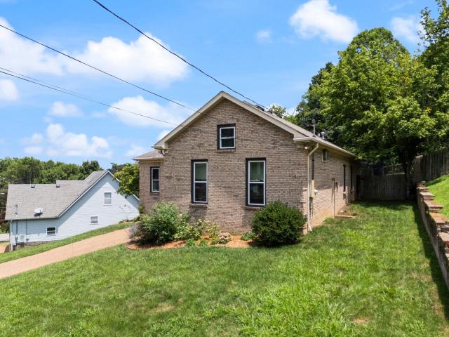 729 Woodland Way