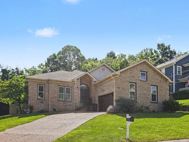 729 Woodland Way