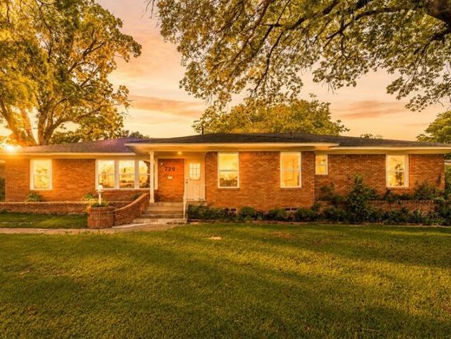 729 Town Creek Dr, Dallas, TX 75232