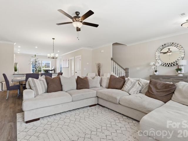 729 Veloway Drive