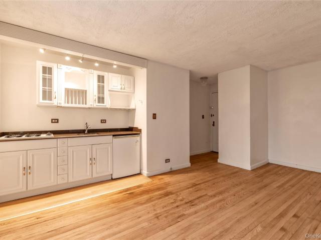 72 61 th Street 4B