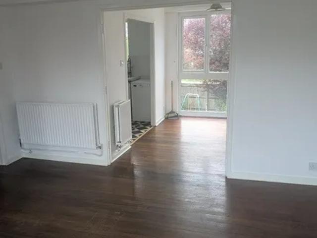 72 68 Courtlands Avenue, London, SE12 8JA, United Kingdom | 2 bed apartment for rent #166059597 | Rentberry