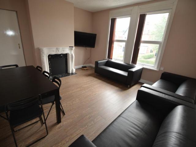 72 74 Brudenell Road, Leeds LS6 7 bed house to rent £4,095 pcm £945 pw