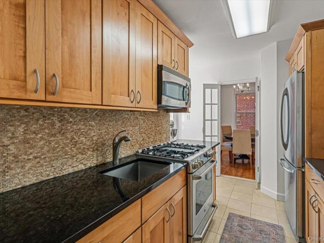 72 10 th Street 3B