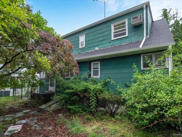 72 Twin Ave, Spring Valley, NY 10977