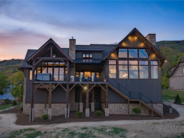 72 Valley Court