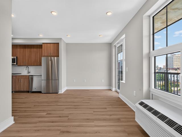 72 Vroom St # 304