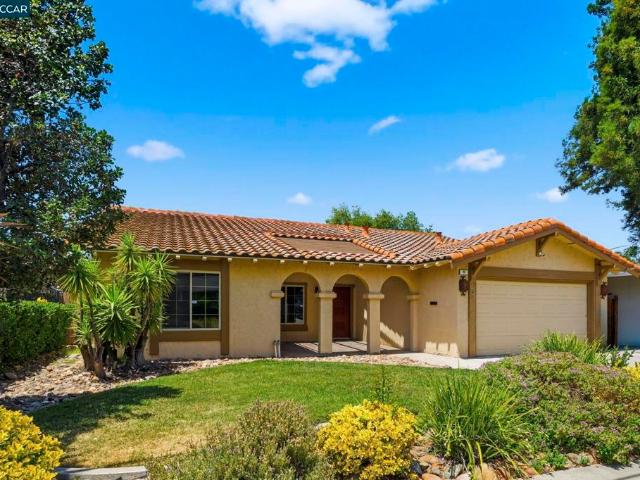 72 W Lake Dr