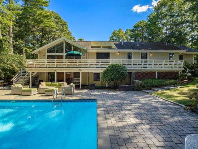 72 Walton Heath Way, Mashpee, MA 02649 | MLS #22601 | Compass