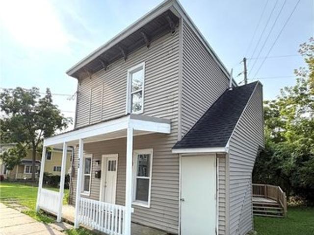 72 West St, Auburn, NY 13021