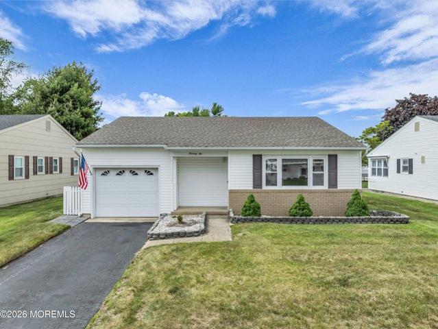 72 Westbrook Dr, Toms River, NJ 08757