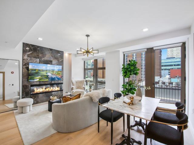 72 York St # 602