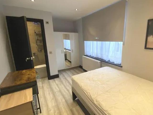 72 Balmoral Drive, Borehamwood, WD6 2RB, United Kingdom | Room for rent #139544172 | Rentberry