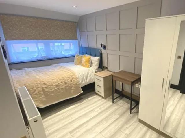 72 Balmoral Drive, Borehamwood, WD6 2RB, United Kingdom | Room for rent #139543219 | Rentberry
