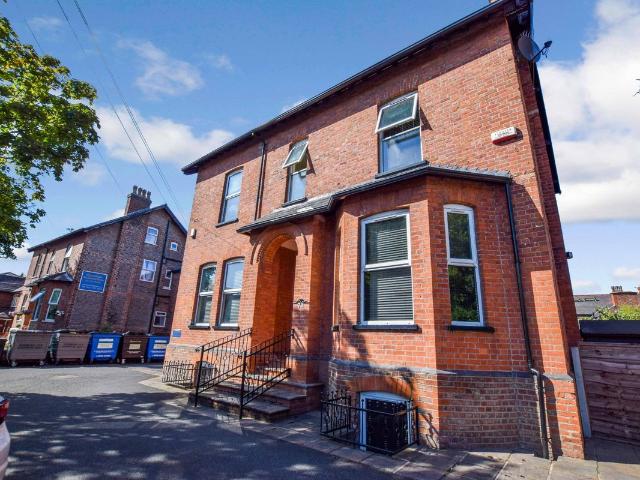 72 Barrington Road, Altrincham, Cheshire WA14, 1 bed flat to rent, £975 pcm | PrimeLocation