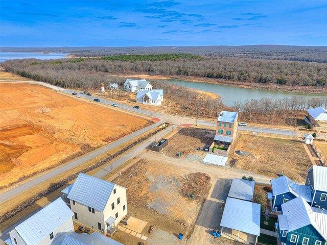 72 Boulevard, Carlton Landing, OK 74432