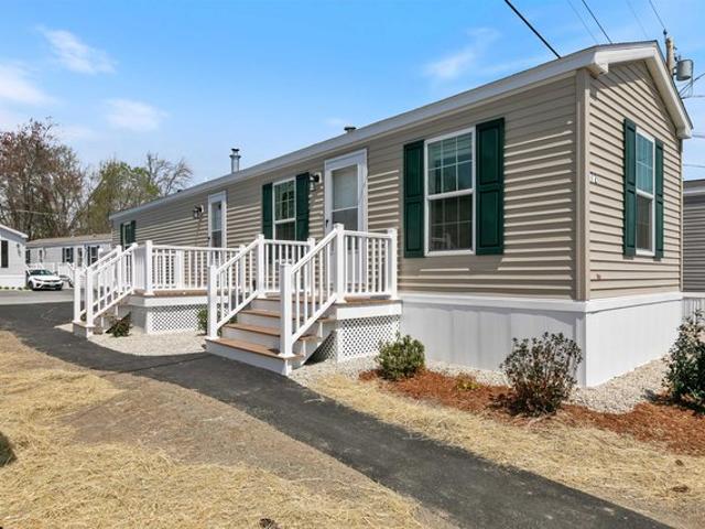 72 Brookwood Dr, Salem, NH 03079