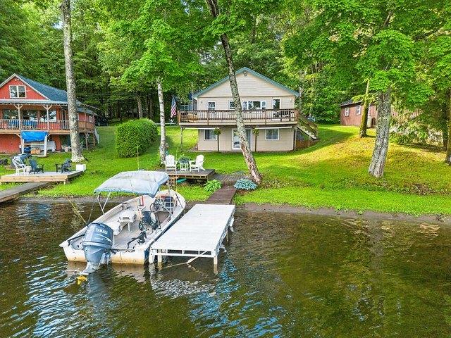 72 Cedar Village Pl, Oakland, ME 04963