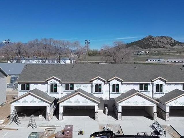 72 Cedar Ln, Malad City, ID 83252