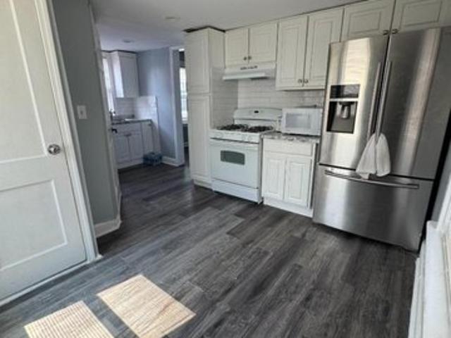 72 Charles St, Carteret, NJ 07008