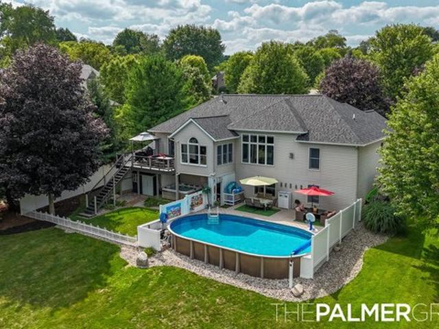 72 Chelsea Ct NE, Rockford, MI 49341