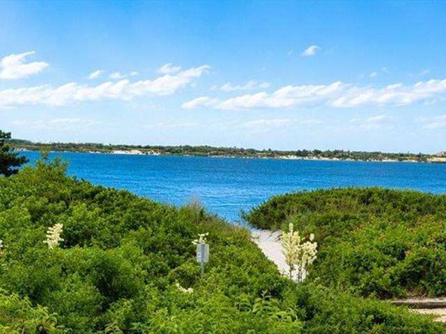 72 Circle Dr, Oak Beach, NY 11702