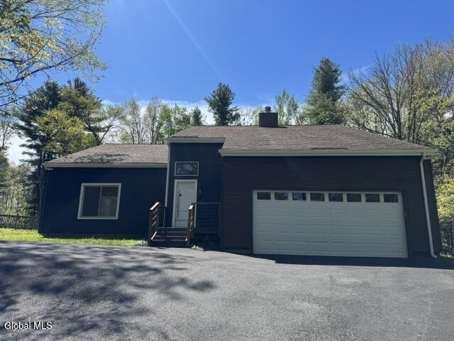 72 Cole Ln, Troy, NY 12180
