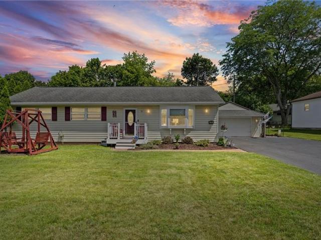 72 Coronet Rd, Henrietta, NY 14623