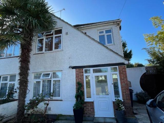 72 Ellington Road, Hounslow TW3, 2 bed flat to rent, £1,775 pcm | PrimeLocation