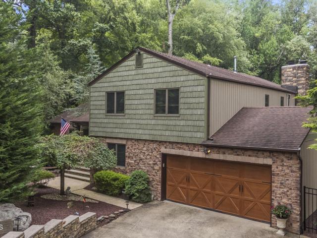 72 Fox Chase Ct, Freehold, NJ 07728 | MLS #22606