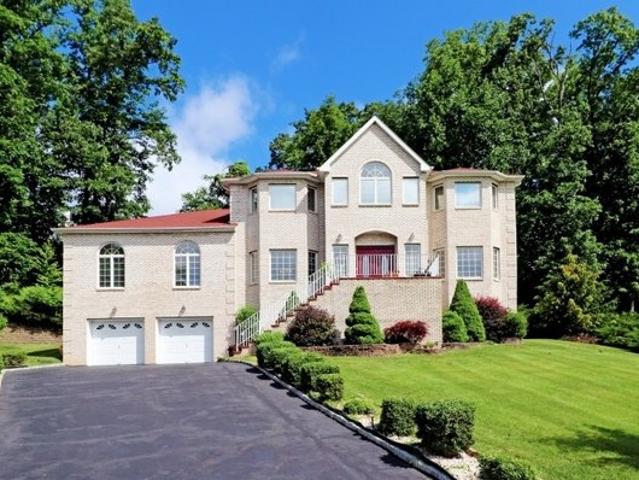 72 Gatheringhill Ct, Parsippany Troy Hills Township, NJ 07950